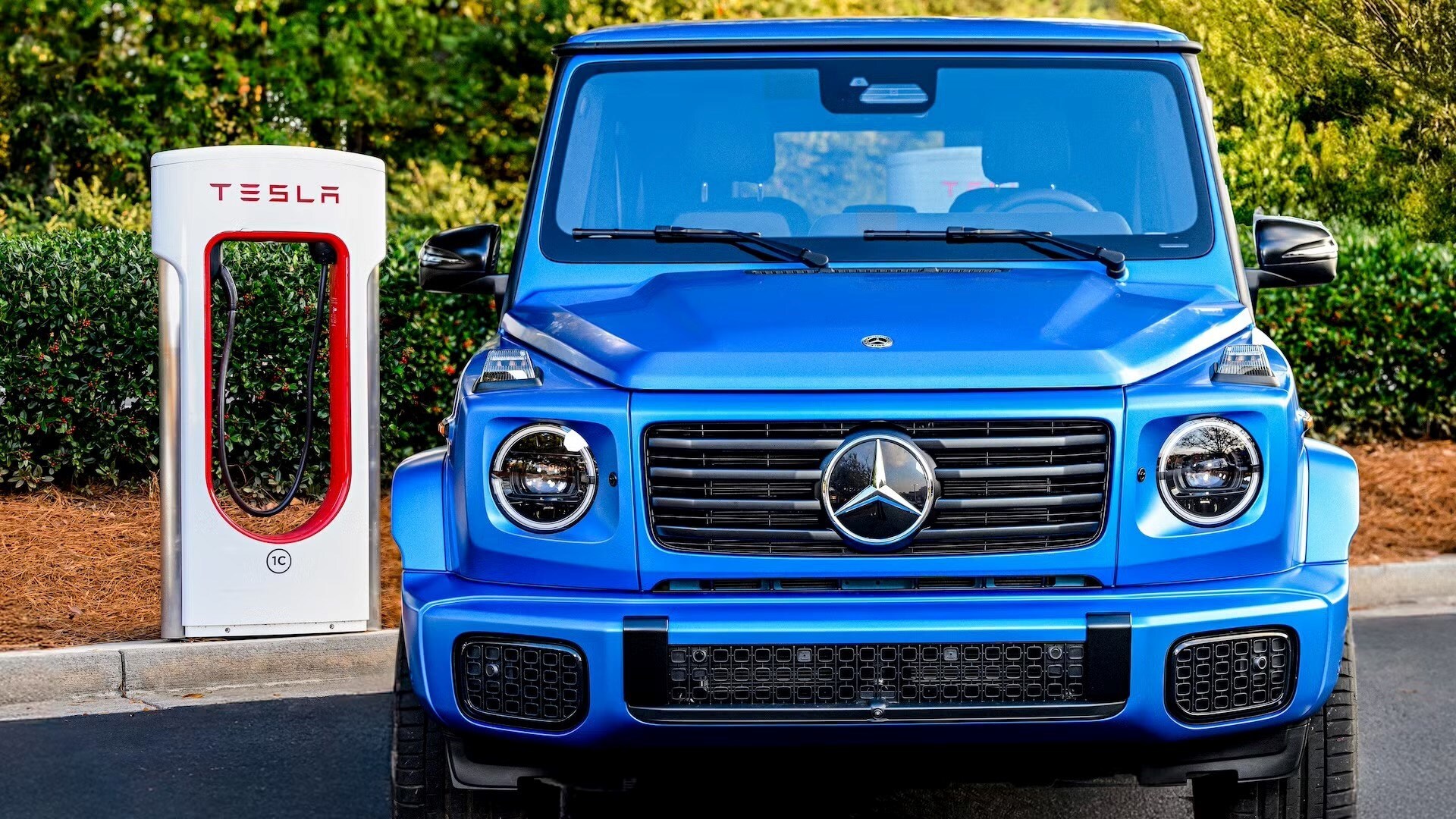 Canadian Mercedes-Benz BEV Drivers Gain Access to Tesla Supercharger ...
